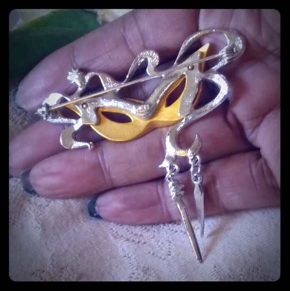 JJ Jonette | Jewelry | Vintage Jj Jonette Masquerade Mask Dangle Brooch ...